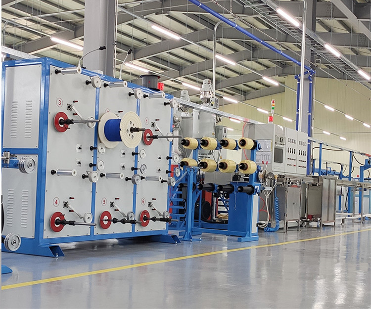 Equipment maintenance and spot check of FTTH drop cable production line （二）